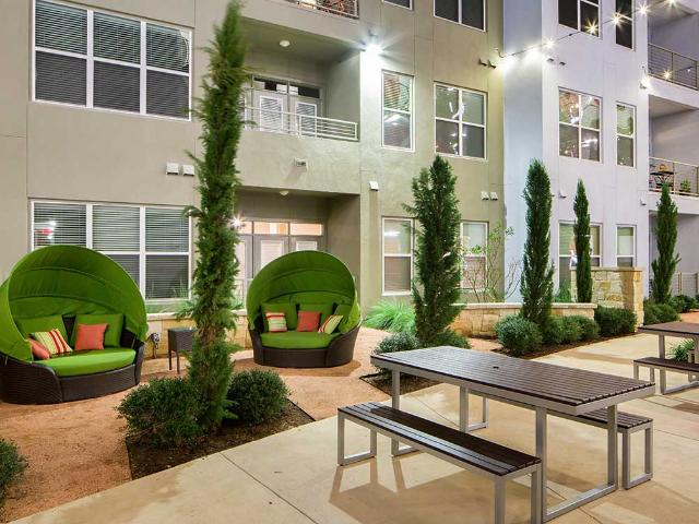 1 BR, 1 BA Apartment 1901 Simond Ave, Austin, TX 78723