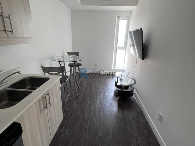 1 BR, 1 BA Apartment 1903 158 King St N, Waterloo, ON N2J 0E5