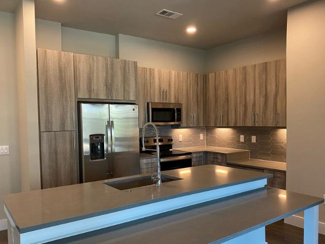 1 BR, 1 BA Apartment 1906 Airport Commerce Dr, Austin, TX 78741