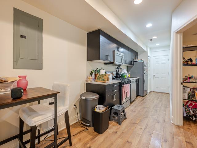 1 BR, 1 BA Apartment 1909 M St NE, Washington, DC 20002