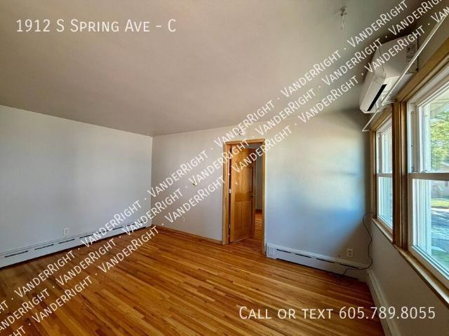 1 BR, 1 BA Apartment 1912 S Spring Ave, Sioux Falls, SD 57105