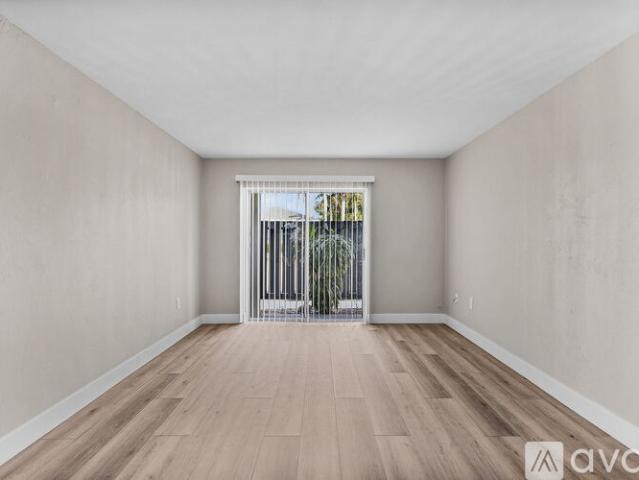 1 BR, 1 BA Apartment 1915 Maravilla Avenue, Unit 31, Fort Myers, FL 33901