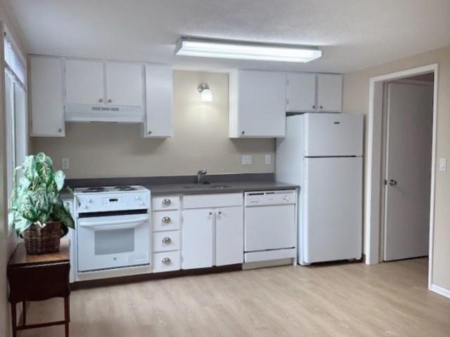 1 BR, 1 BA Apartment 1916 Southwest Roxbury Avenue Unit 12, Portland, OR 97225