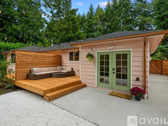 1 BR, 1 BA Apartment 19225 Forest Park Dr NE, Lake Forest Park, WA 98155