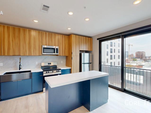 1 BR, 1 BA Apartment 1923 Broadway Ave., Kansas City, MO 64108