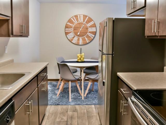 1 BR, 1 BA Apartment 1926 Oakdale Avenue Unit 3305, Saint Paul, MN 55118