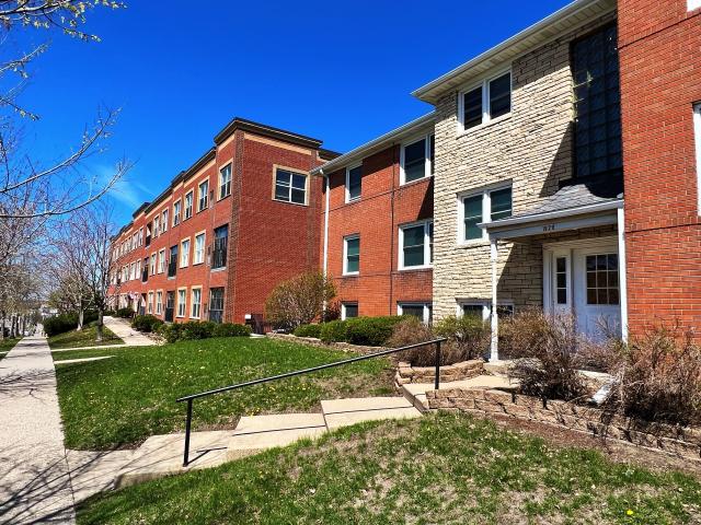 1 BR, 1 BA Apartment 1929 Ford Parkway Unit 04, Saint Paul, MN 55116