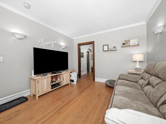1 BR, 1 BA Apartment 1929B Grove Ave, Berwyn, IL 60402