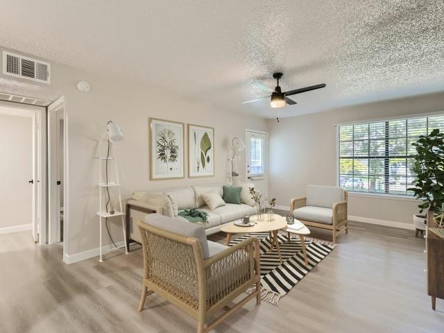 1 BR, 1 BA Apartment 1950 Oak Creek Lane Unit 158, Bedford, TX 76022