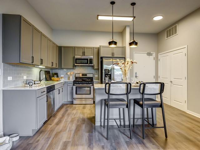 1 BR, 1 BA Apartment 195 Waukegan Rd Unit 103, Glenview, IL 60025