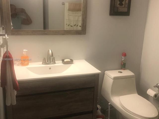 1 BR, 1 BA Apartment 195 Lakeview Drive, Weston, FL 33326
