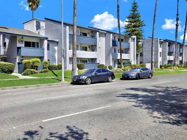 1 BR, 1 BA Apartment 19609 Sherman Way Unit 158, Reseda, CA 91335