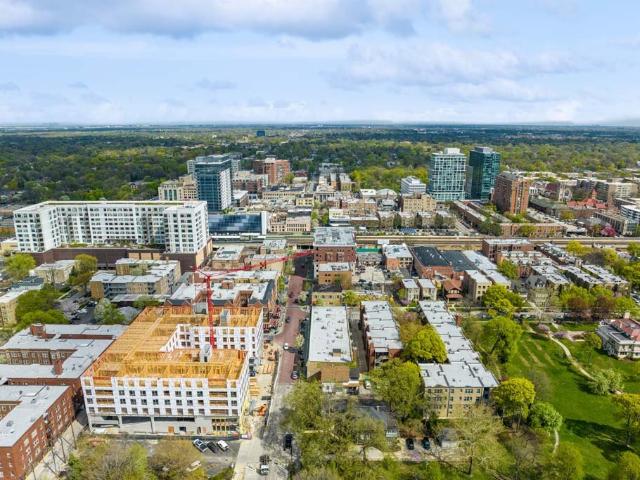 1 BR, 1 BA Apartment 1000 & 1035 Pleasant Street Unit 33 1A, Oak Park, IL 60302