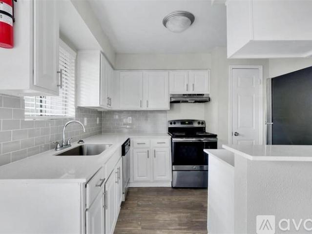 1 BR, 1 BA Apartment 1000 Cypress Station Dr, Unit #607, Houston, TX 77090