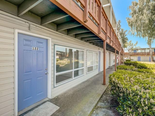 1 BR, 1 BA Apartment 10012 4th Avenue West Unit 120, Everett, WA 98204