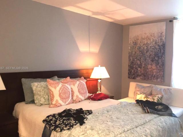 1 BR, 1 BA Apartment 100 Lincoln Rd # 814, Miami Beach FL 33139, Miami Beach, FL 33139