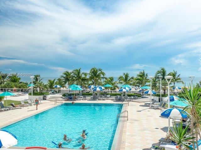 1 BR, 1 BA Apartment 100 Lincoln Road, Miami Beach, FL 33139