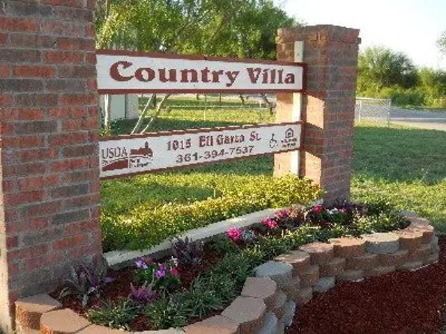 1 BR, 1 BA Apartment 1015 Eli Garza Street, Freer, TX 78357