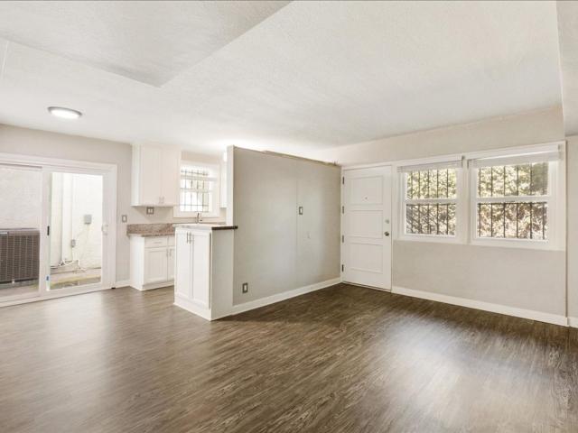 1 BR, 1 BA Apartment 10223 Crenshaw Blvd Inglewood, CA 90303