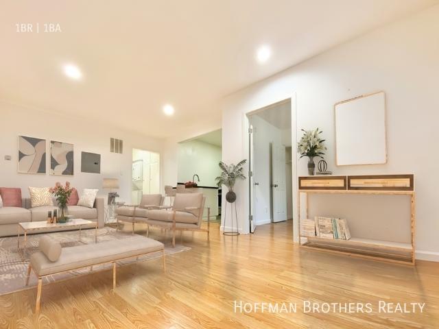 2 BR, 1 BA Apartment 1022 N Vista St, Los Angeles, CA 90046