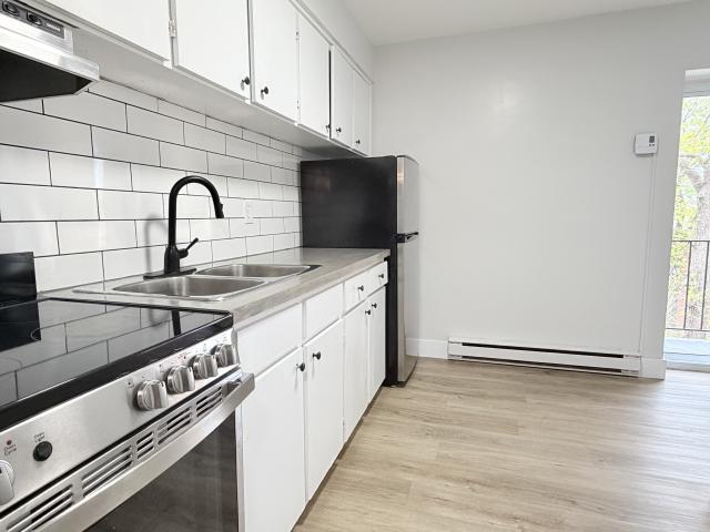 1 BR, 1 BA Apartment 1030 Lillian Ave, Windsor, ON N9A 1V7