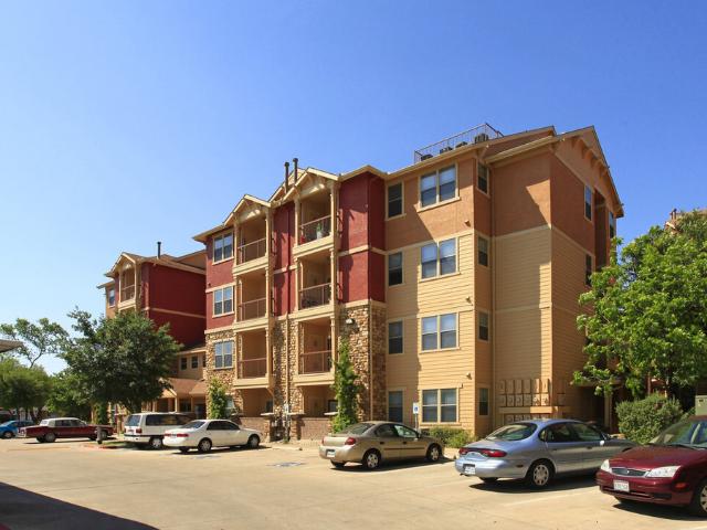 1 BR, 1 BA Apartment 1032 Clayton Ln, Austin, TX 78723