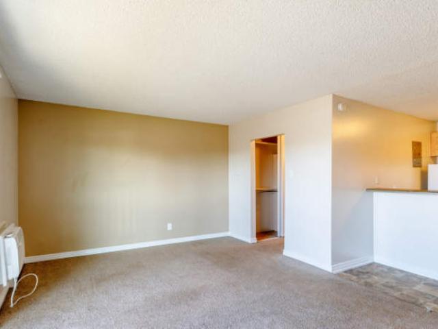 1 BR, 1 BA Apartment 1039 S Parker Rd, Denver, CO 80231
