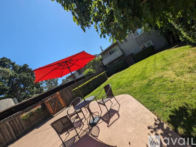 1 BR, 1 BA Apartment 1044 Rivara Rd, Unit 220, Stockton, CA 95207