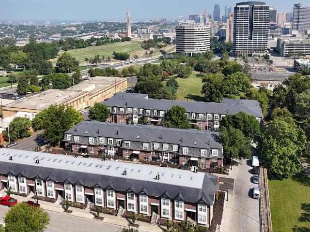 1 BR, 1 BA Apartment 104 E 28th Terrace #3 Unit 1, Kansas City, MO 64108