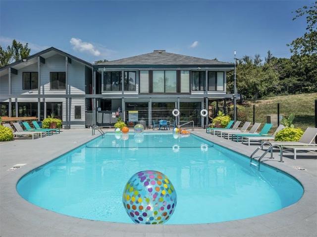1 BR, 1 BA Apartment 10500 Hillcrest Rd Unit 1321, Kansas City, MO 64134