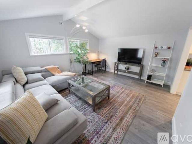 1 BR, 1 BA Apartment 1058 Allen Avenue Rear, Glendale, CA 91201