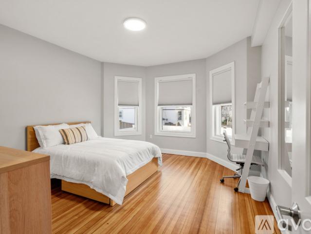 1 BR, 1 BA Apartment 1061 Saratoga St, Unit 1, Boston, MA 02128