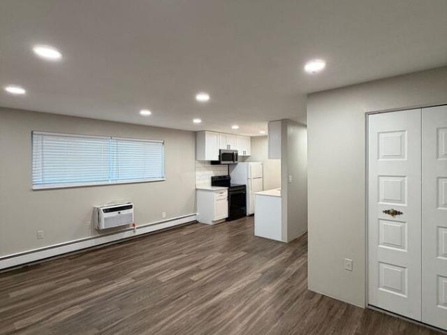1 BR, 1 BA Apartment 1065 Saulsbury St, Lakewood, CO 80214