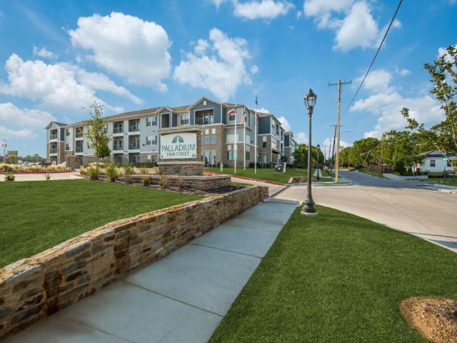1 BR, 1 BA Apartment 1069 Kings Highway Unit 204, Haltom City, TX 76117
