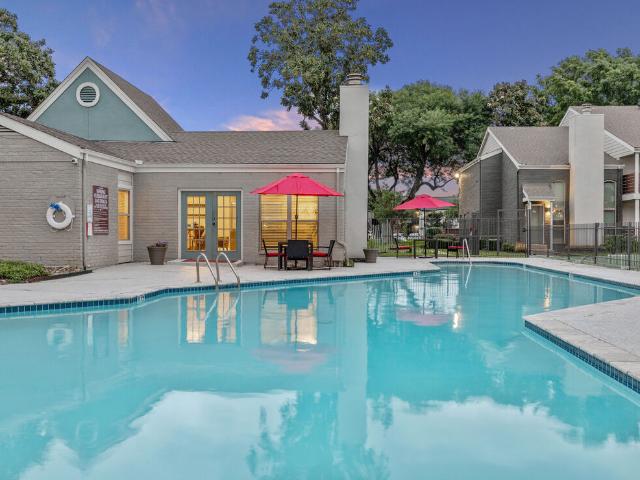 1 BR, 1 BA Apartment 10751 Meadowglen Ln Unit 215, Houston, TX 77042