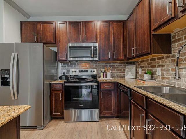 1 BR, 1 BA Apartment 10799 Memorial Dr, Houston, TX 77024