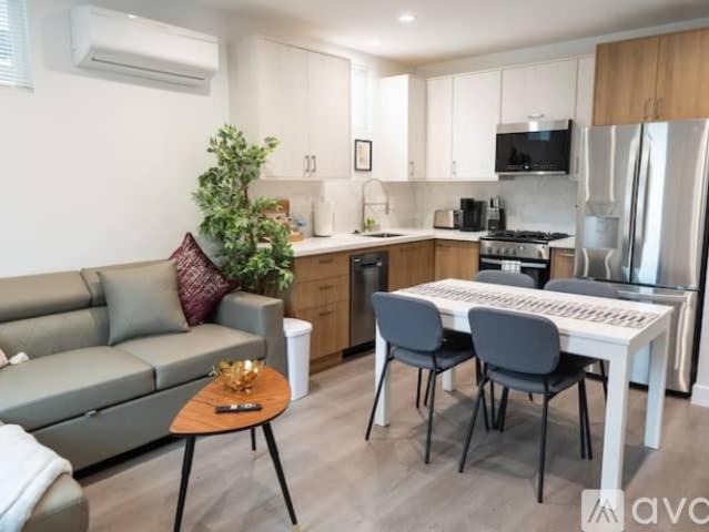 1 BR, 1 BA Apartment 10809 Hartsook Street Unit C, Los Angeles, CA 91601