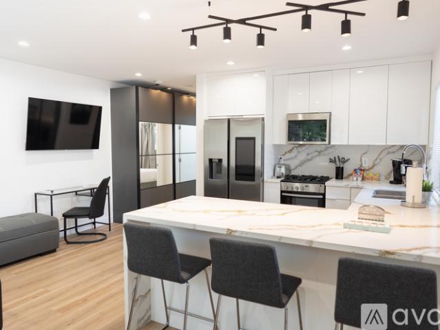 1 BR, 1 BA Apartment 10863 Kling St, Unit # 3, Los Angeles, CA 91602