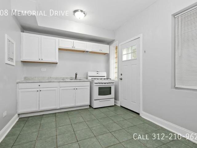 1 BR, 1 BA Apartment 108 Memorial Drive, Calumet City, IL 60409