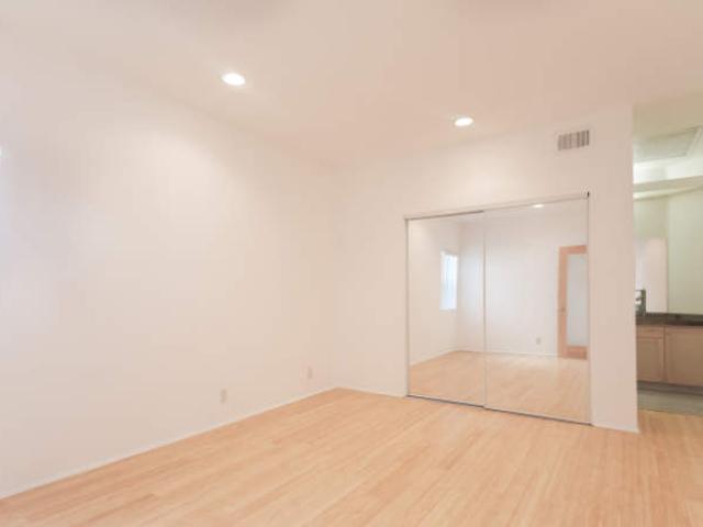 1 BR, 1 BA Apartment 10900 Bluffside Dr, Studio City, CA 91604