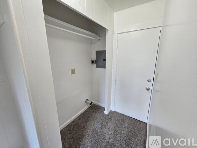 1 BR, 1 BA Apartment 10910 Valley Avenue, Puyallup, WA 98372