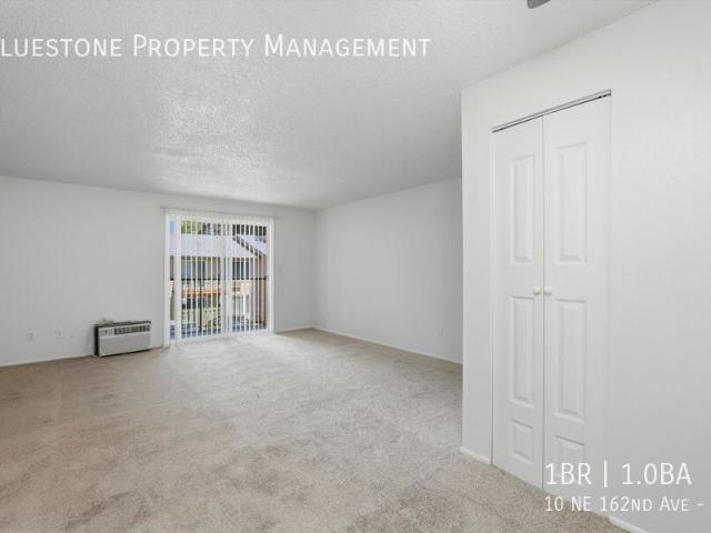 1 BR, 1 BA Apartment 10 NE 162nd Ave, Portland, OR 97230