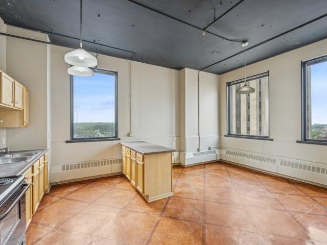 1 BR, 1 BA Apartment 10 East 4th Street Unit 0807, Saint Paul, MN 55101