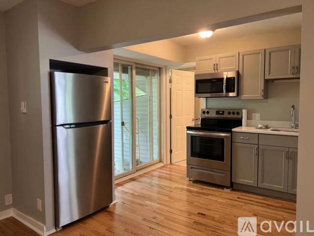 1 BR, 1 BA Apartment 10 Riverside Street, Unit C, Portland, CT 06480