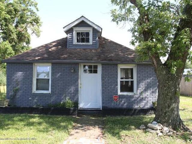 1 BR, 1 BA Apartment 10 S Locust Ave, Salem, NJ 7830