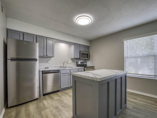 1 BR, 1 BA Apartment 1102 NE Independence Ave Unit 612, Lees Summit, MO 64086