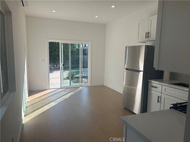 1 BR, 1 BA Apartment 11052 Emelita Street, North Hollywood, CA 91601