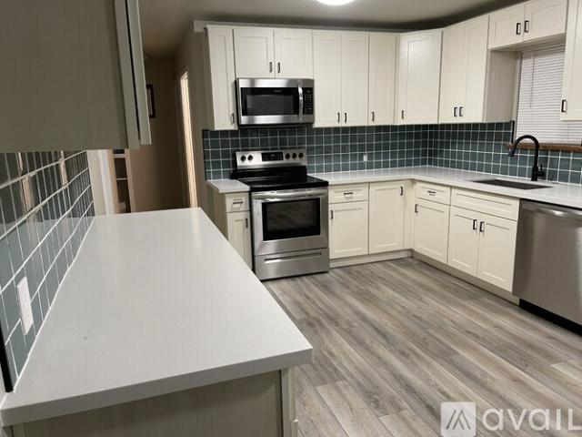 1 BR, 1 BA Apartment 1105 Lafayette St S, Unit Room 5, Parkland, WA 98444