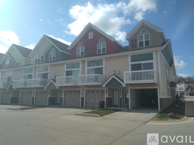 1 BR, 1 BA Apartment 1106 Ridge Creek Cir, Unit 104, Waukesha, WI 53186