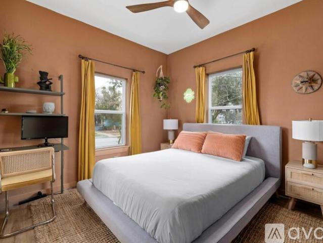 1 BR, 1 BA Apartment 1107 E 10th St, Austin, TX 78702